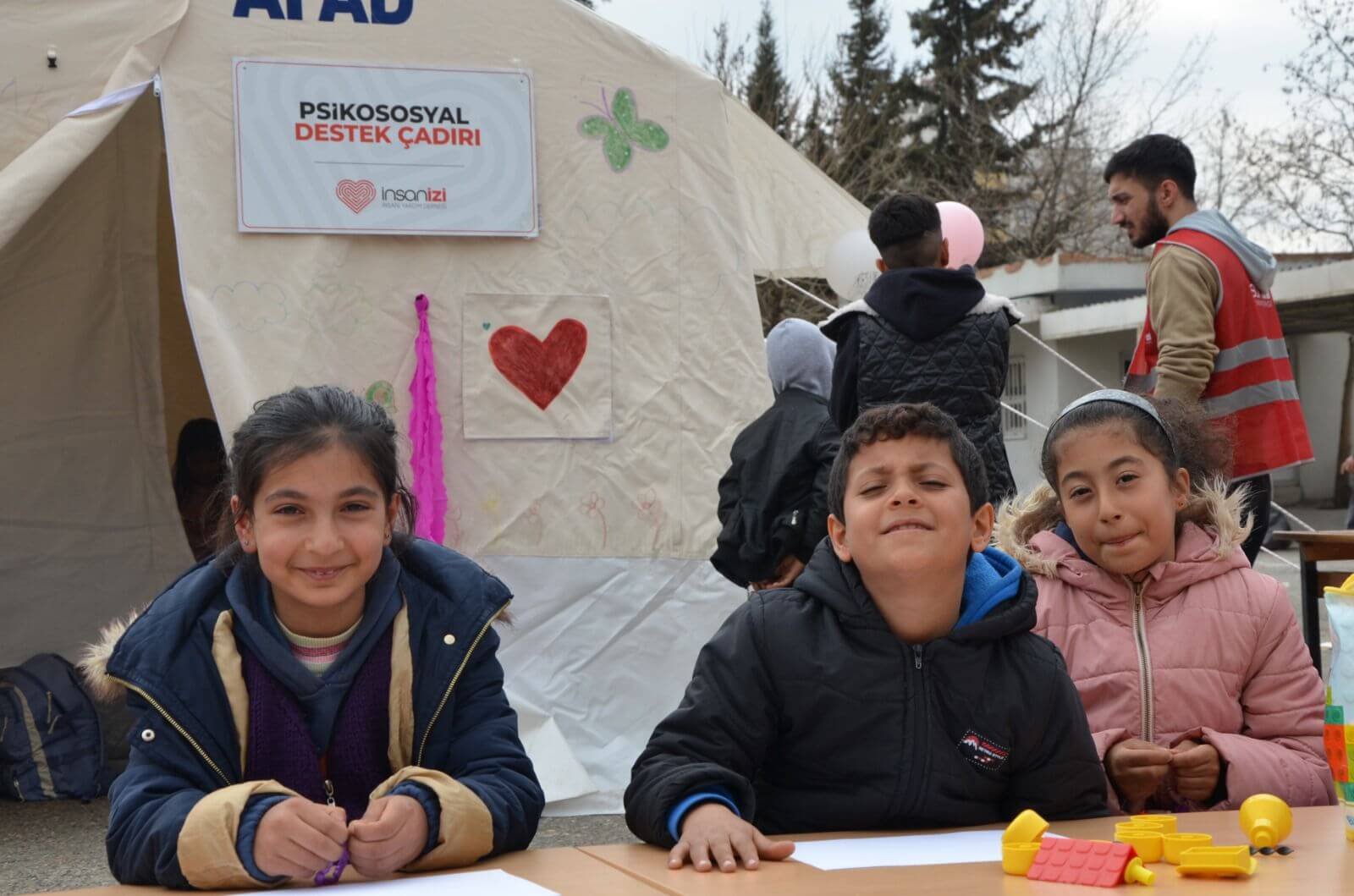 İyilik Kompleksi / İnsan İzi Uluslararası İnsani Yardım Derneği