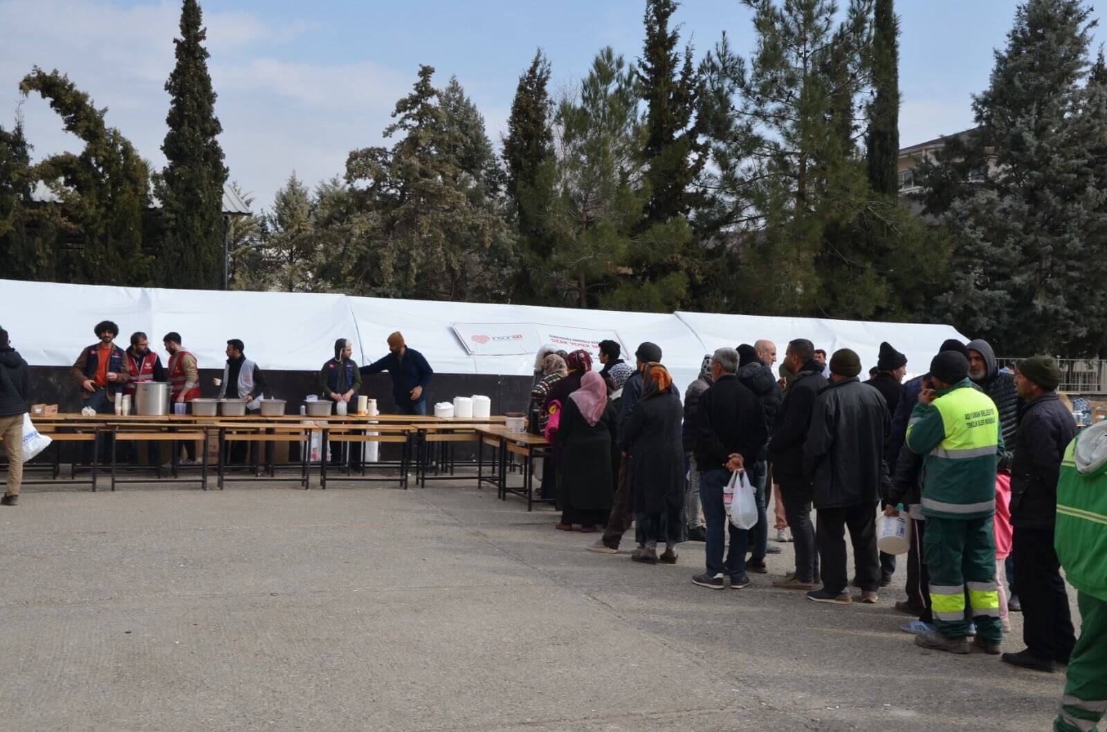 İyilik Kompleksi / İnsan İzi Uluslararası İnsani Yardım Derneği